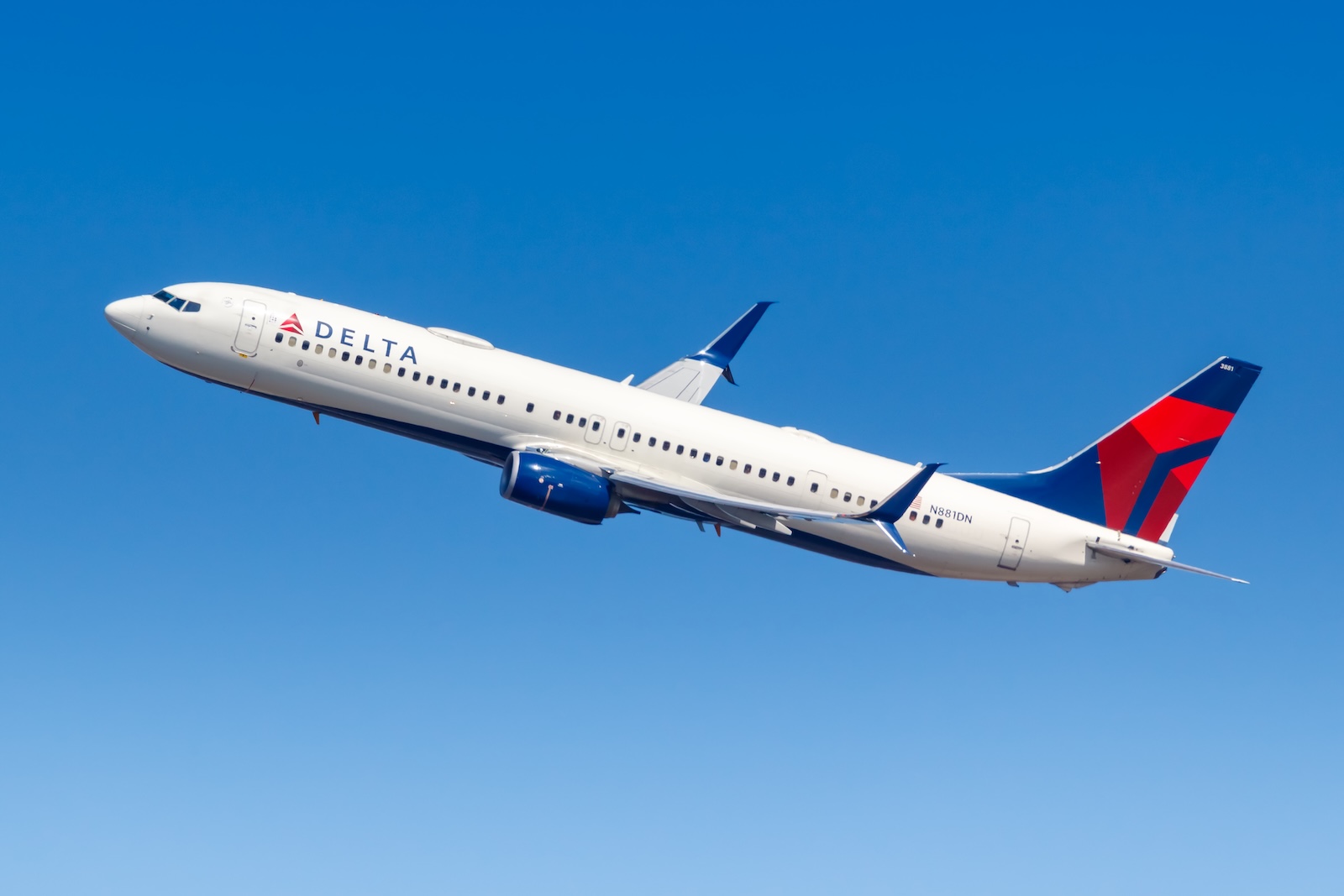 Delta Cuts Two Domestic Routes