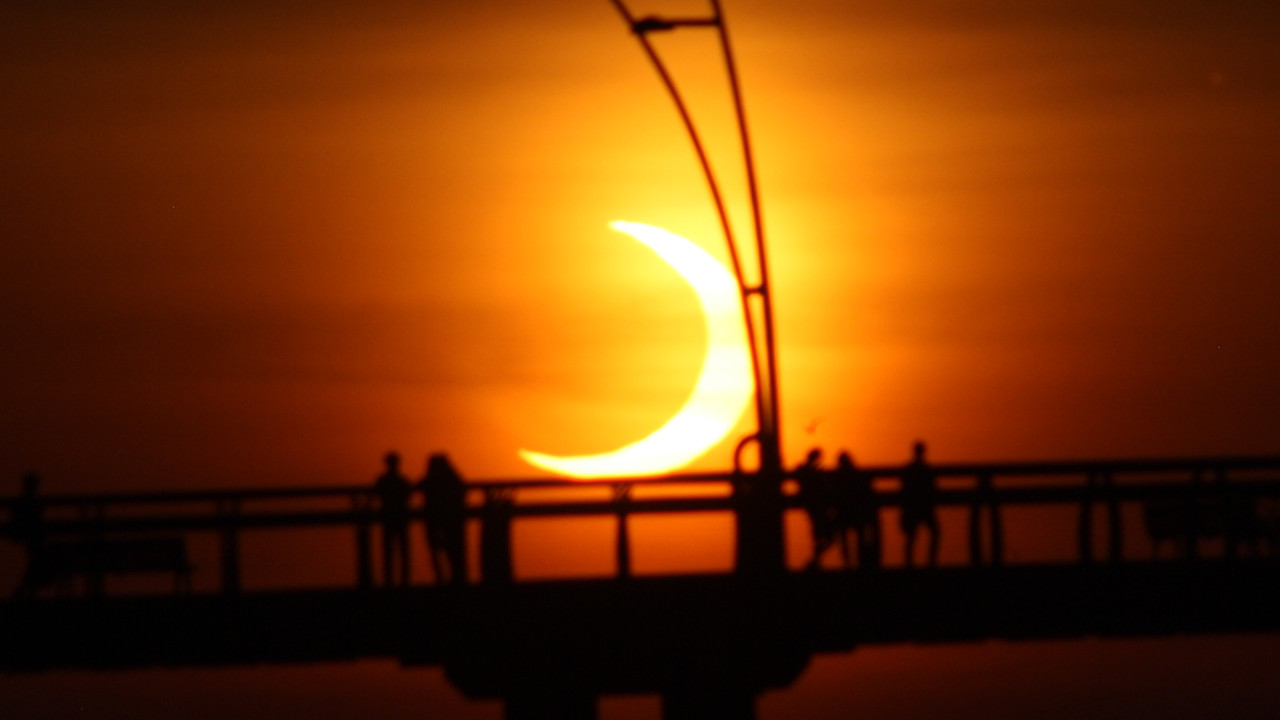 Saturday's sunrise supermoon solar eclipse set to wow eastern Canada