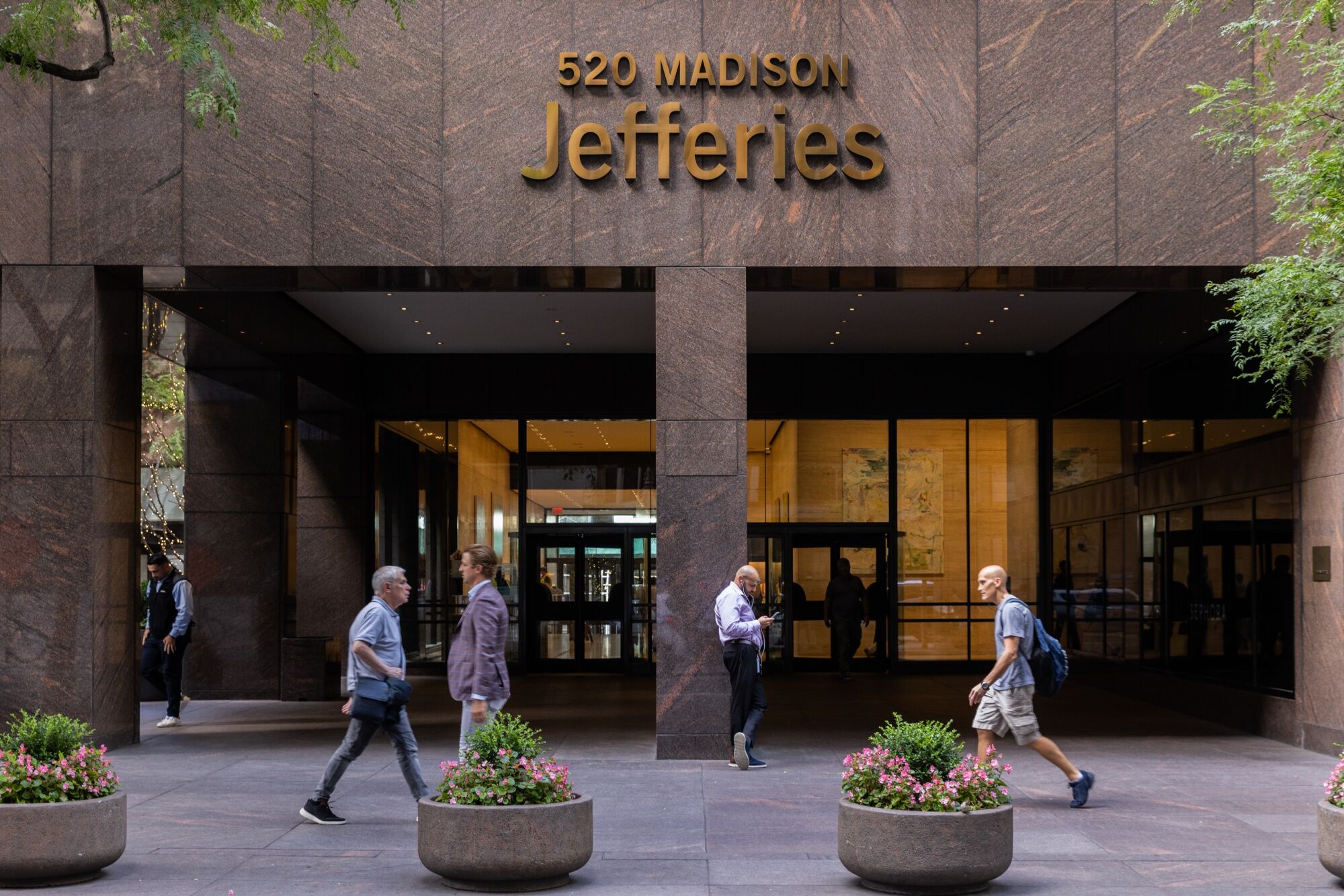 Jefferies Profit Drops on Pullback in Deals, Capital Markets