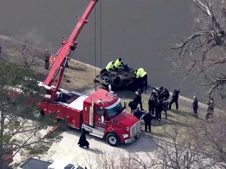 Underwater remains could crack 1983 cold case of missing Chicago-area ...