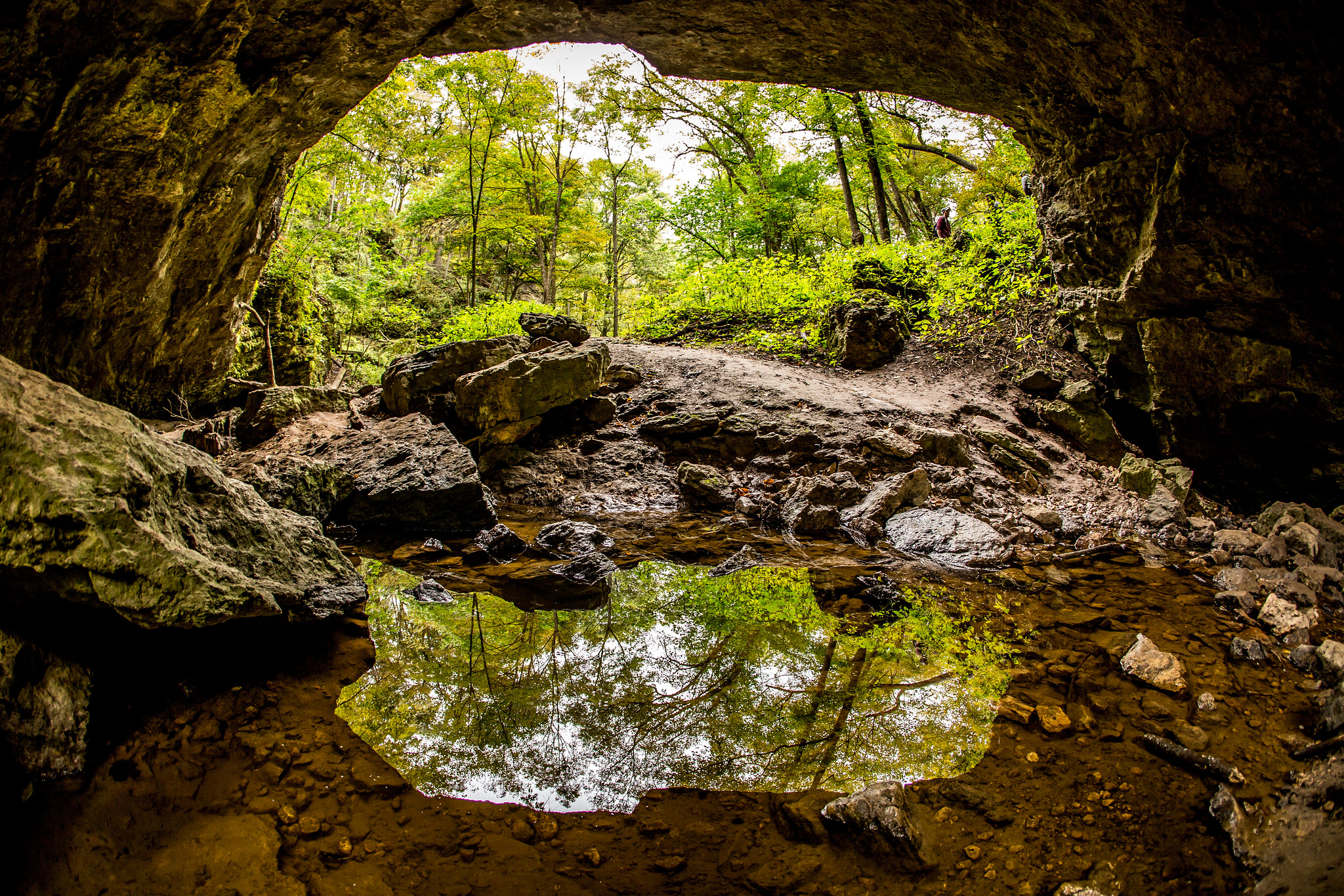 13 Ancient Limestone Caves Are Squeezed Into 6 Miles of Trails Inside ...