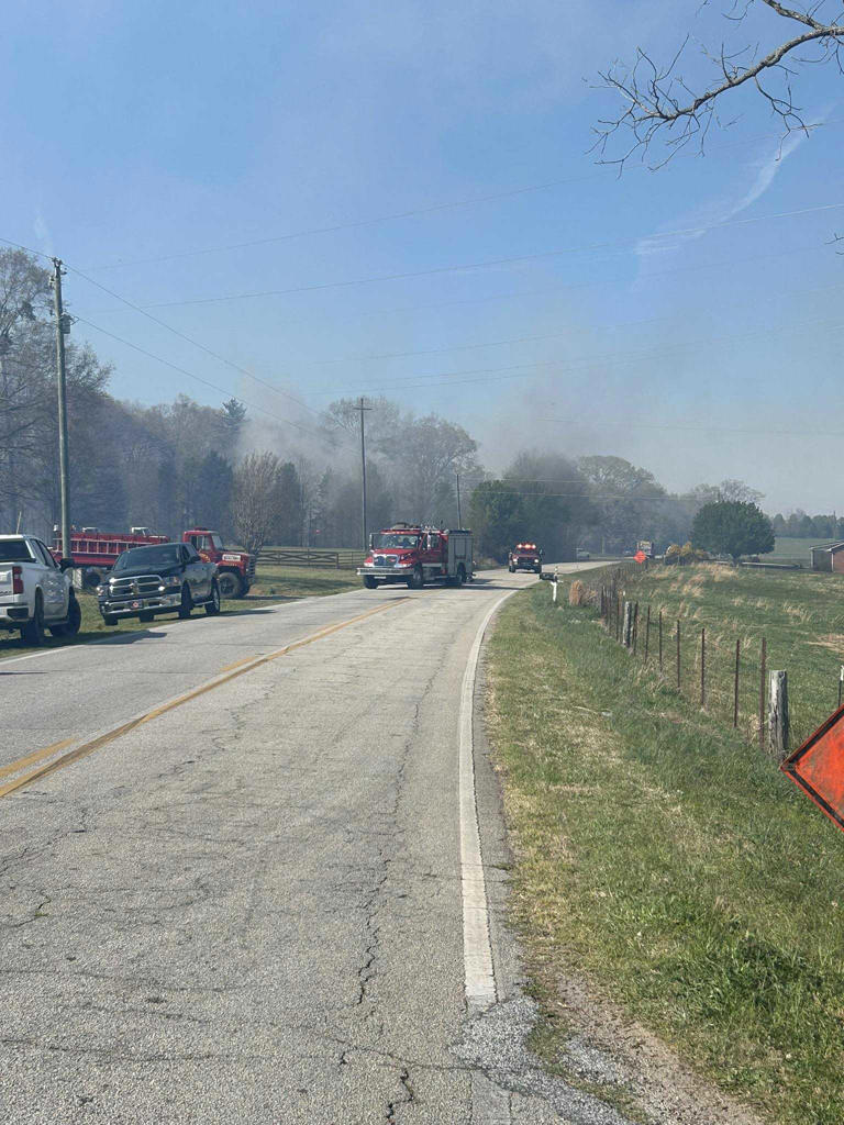 Wildfire fully contained in Hart County