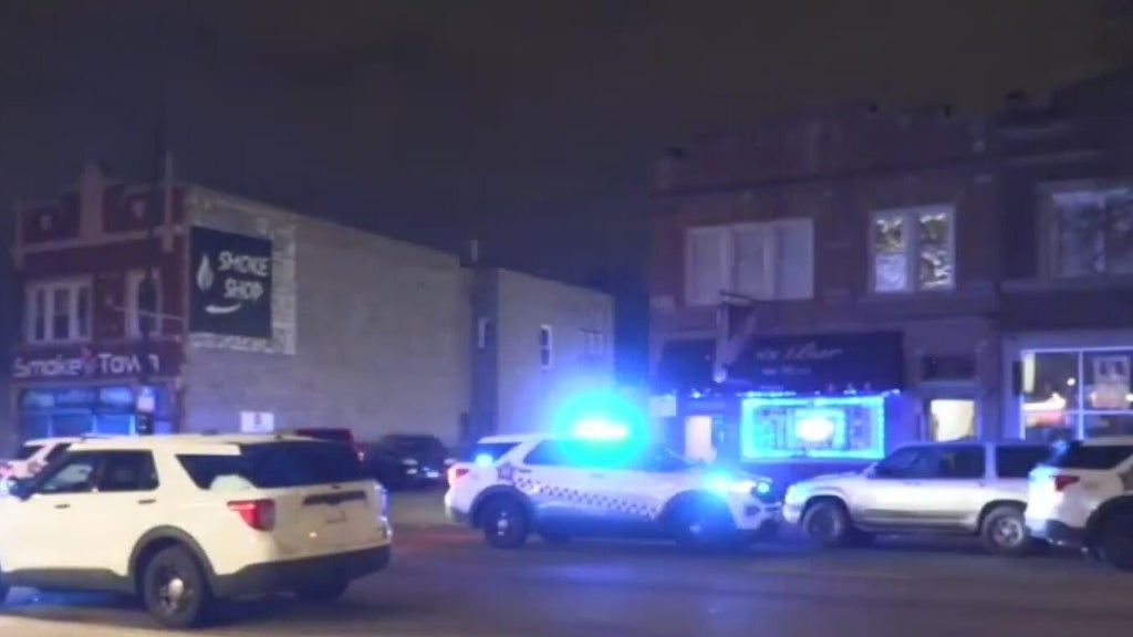 Man charged in deadly shooting, stabbing on same block on Chicago's ...