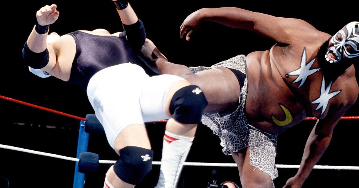 Kamala's Family Signs WWE Legends Contract