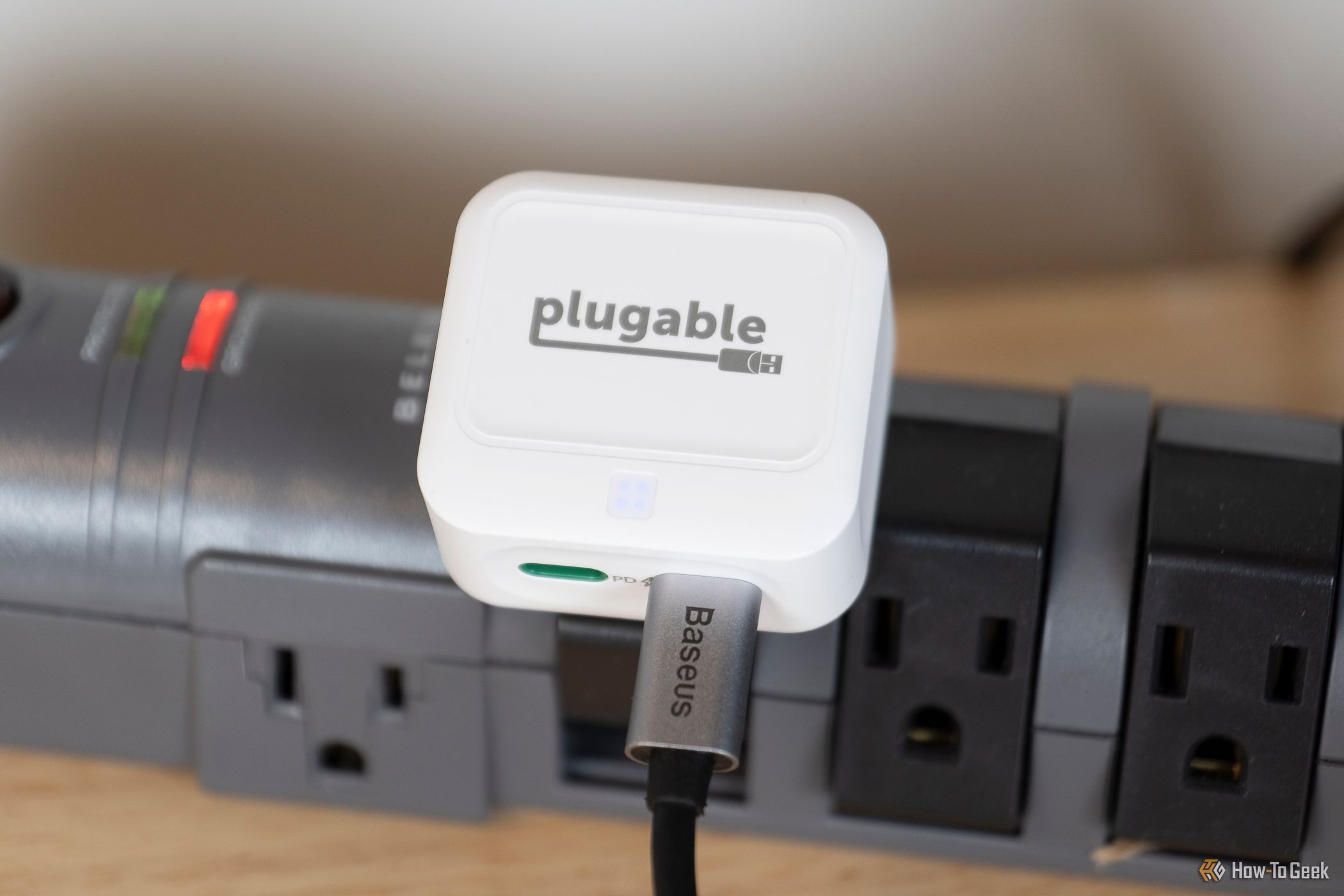 Plugable 40W Dual USB-C Charger Review: This Compact Charger Is Great