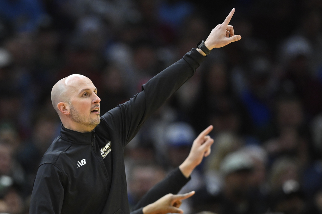VCU turns to Bryant's Phil Martelli Jr. to take over as men's ...