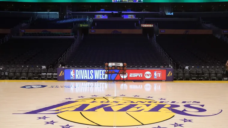 Lakers point guard predicted to leave Los Angeles for Pelicans via ...