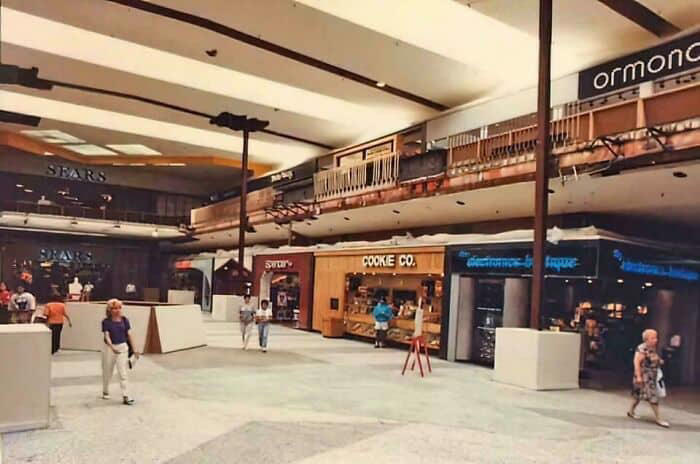 30+ Nostalgic Mall Images Showing Why Previous Generations Spent All ...