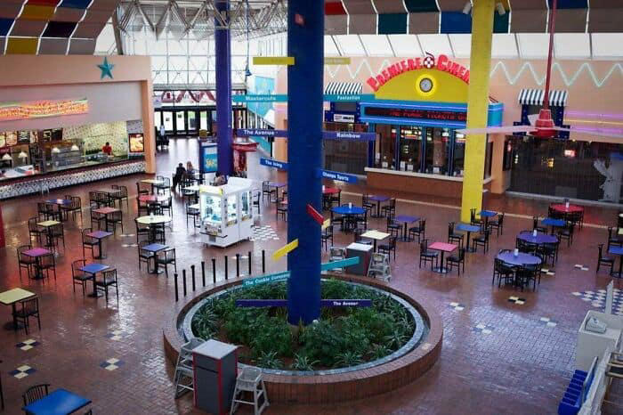 30+ Nostalgic Mall Images Showing Why Previous Generations Spent All ...
