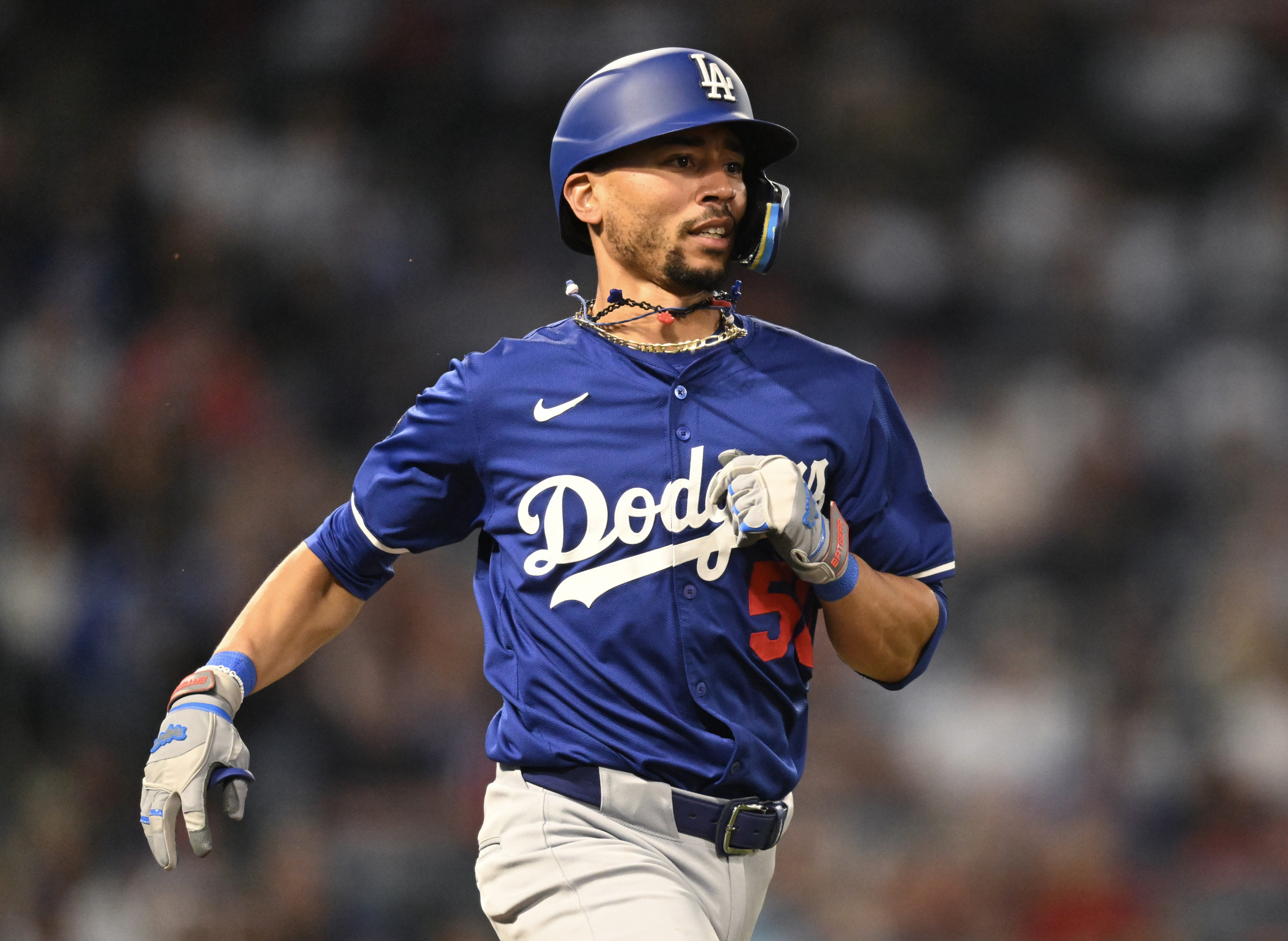 Dodgers GM Provides Optimistic Mookie Betts Update