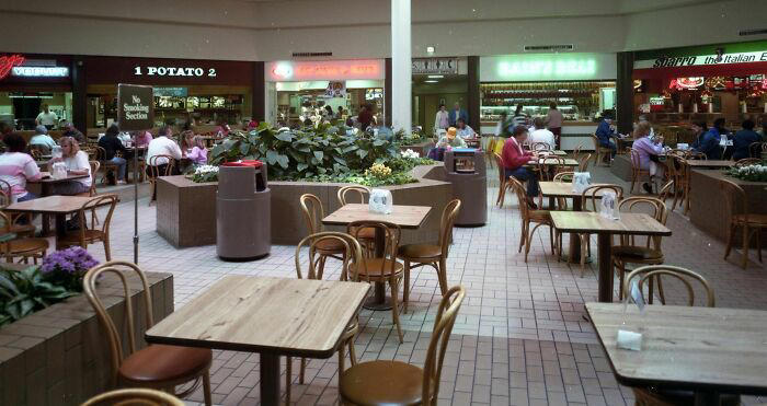 30+ Nostalgic Mall Images Showing Why Previous Generations Spent All ...