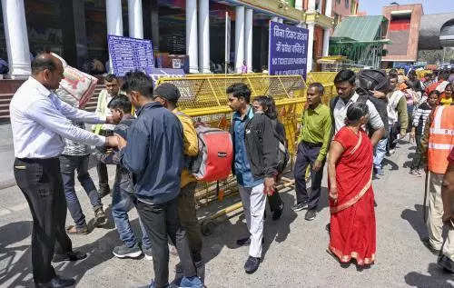 Only 11% more than per day avg of platform tickets sold at NDLS on day ...