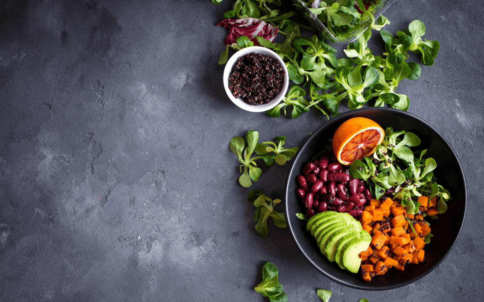 Une spécialiste en longévité révèle sa salade à 5 ingrédients pour ...