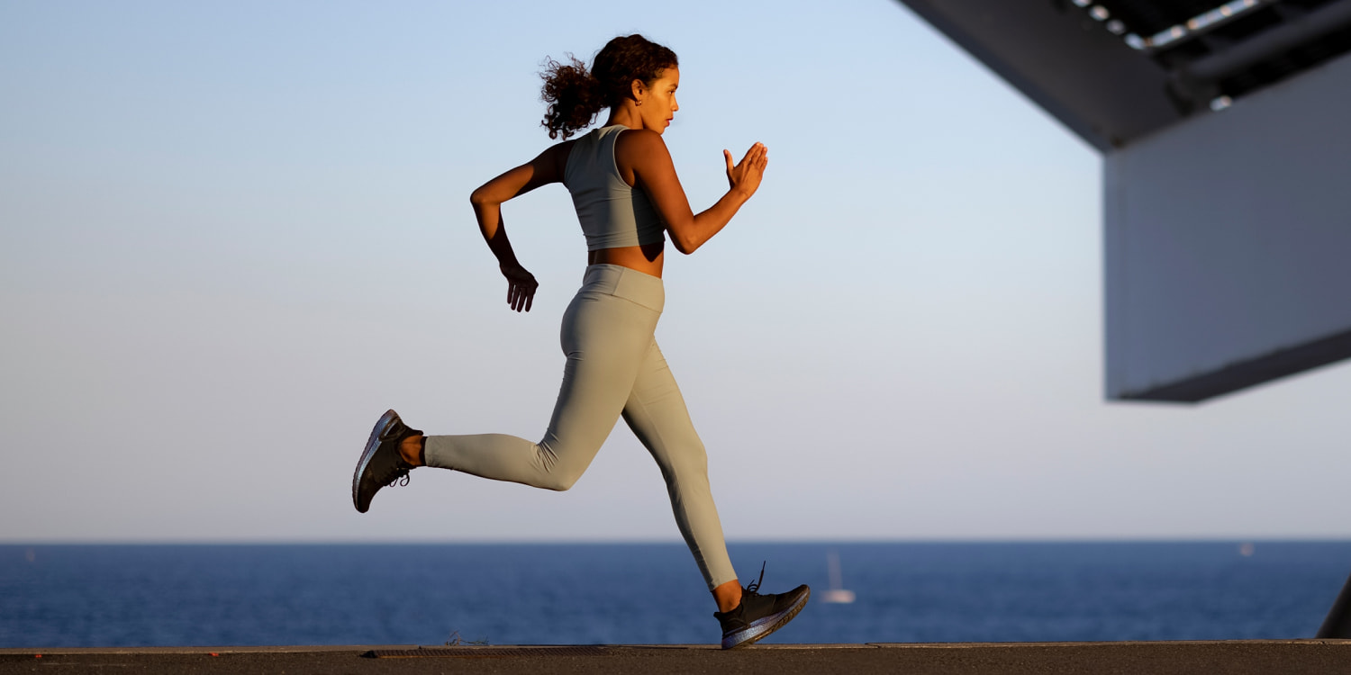 Why workout leggings still smell after you wash them, and how to ...