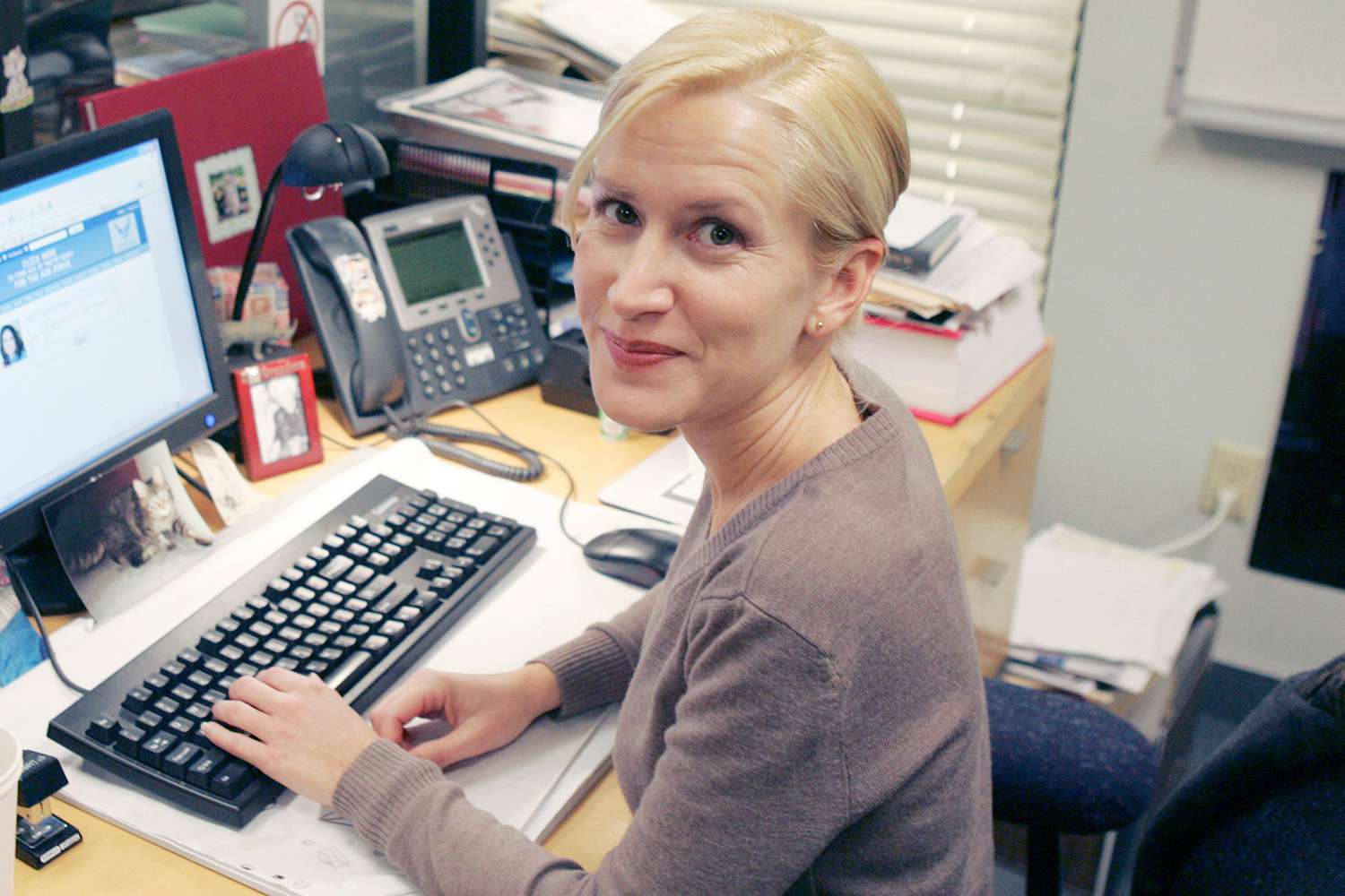 Angela Kinsey Kept a Journal at Her Desk While Filming “The Office ...