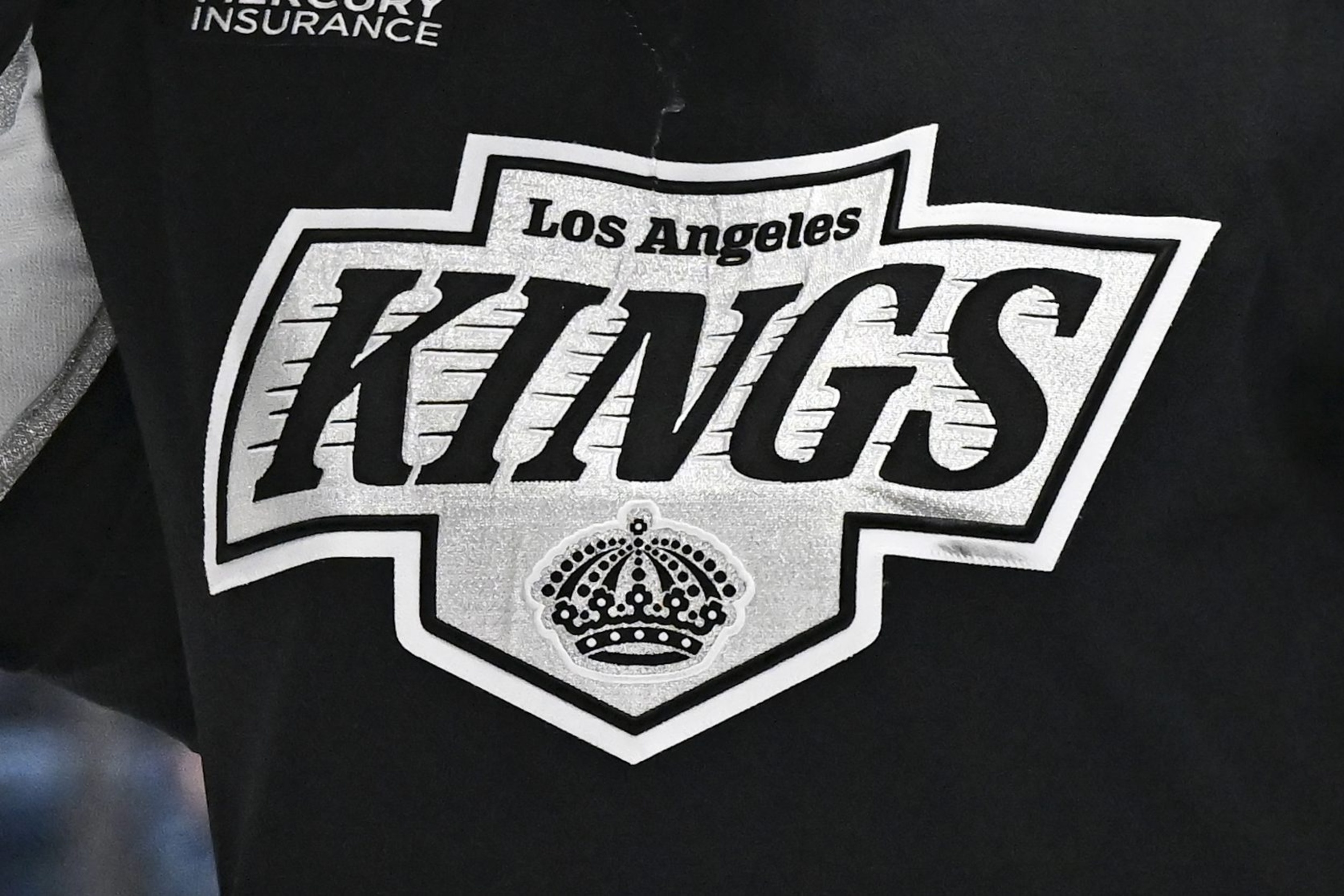 Kings sign winger Taylor Ward to one-year contract