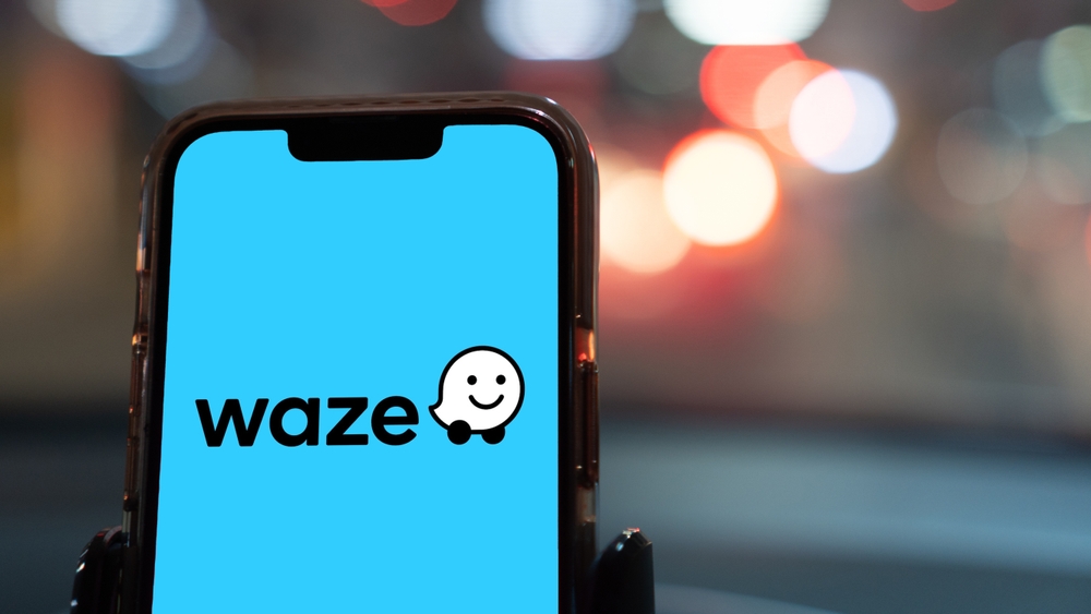 Waze Pulls Voice Assistant from iOS After Long-Running Issues