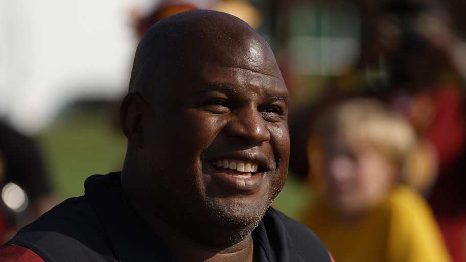 Chicago Bears running backs coach Eric Bieniemy sends a warning shot to ...