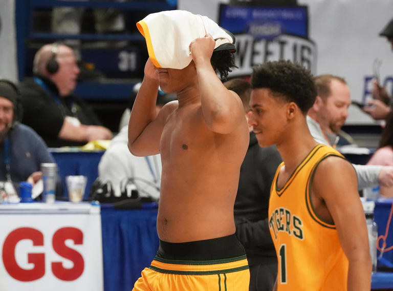 Jeffersontown boys basketball shocks top-ranked St. Xavier in Sweet 16 ...