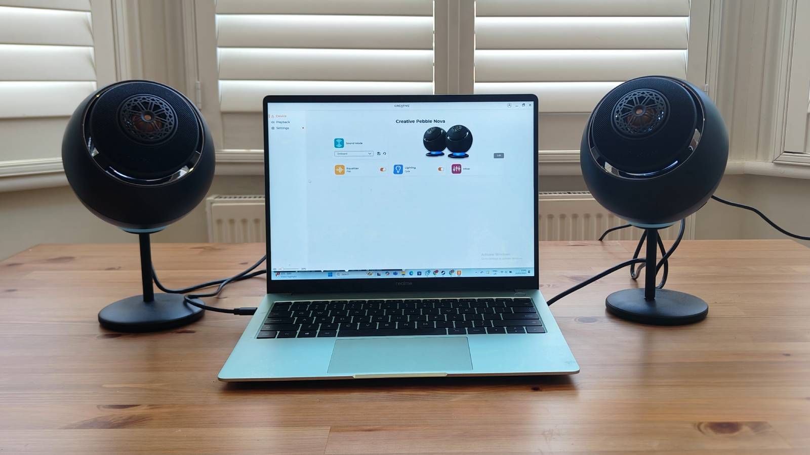 Creative's new otherworldly desktop speakers belong on an alien ...