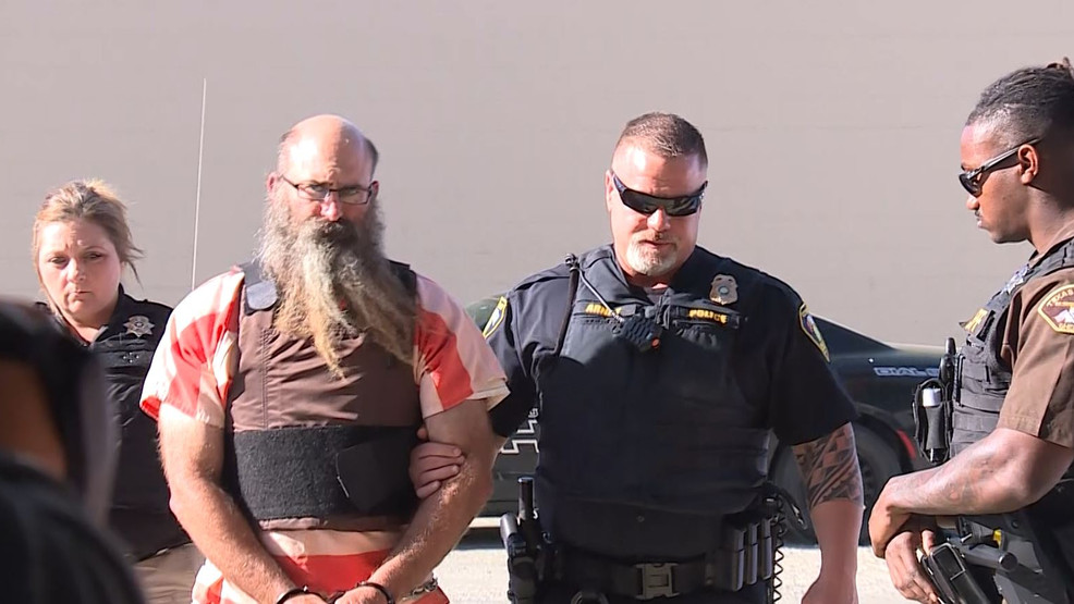 Man accused of killing 2 women, burying bodies in freezer, asks judge ...