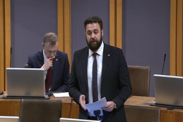 Welsh ministers 'embarrassed’ over Crown Estate devolution