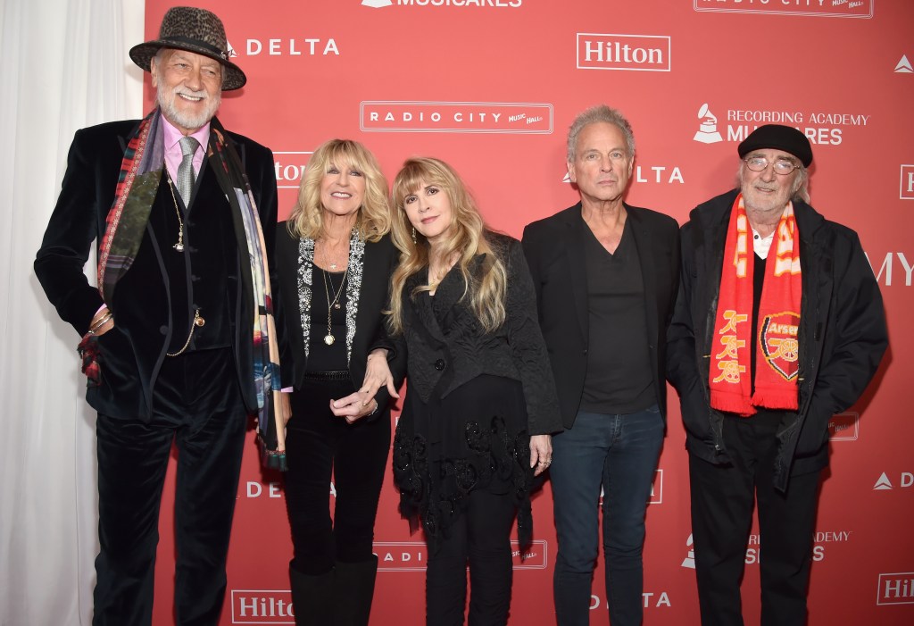 Lindsey Buckingham reunites with Mick Fleetwood in the studio after his ...