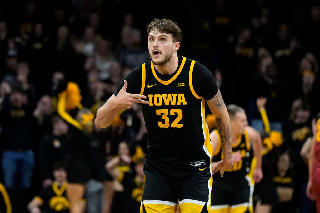 Creighton makes splash in transfer portal, lands Iowa forward Owen Freeman