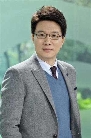 신동호 EBS 사장 선임… 보직간부 52명 사퇴 진통