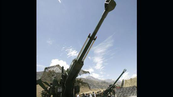 Centre signs two deals for 307 artillery guns