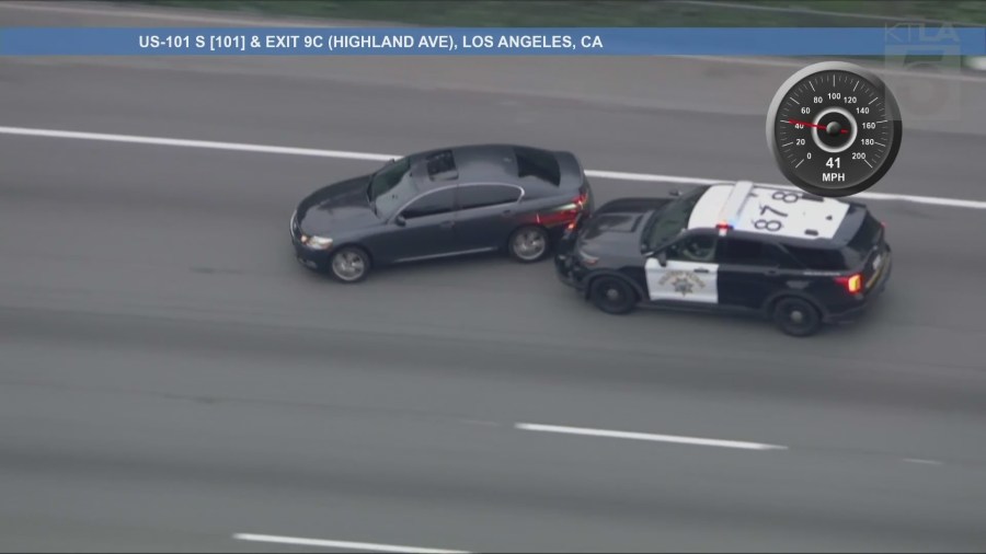 Suspect evades CHP in bizarre Southern California high-speed chase