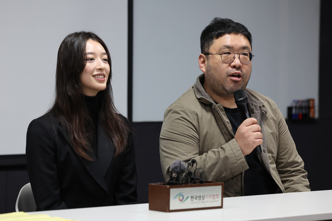 ‘JMS 성폭력 폭로’ 다큐 ‘나는 신이다’ PD 무혐의 처분