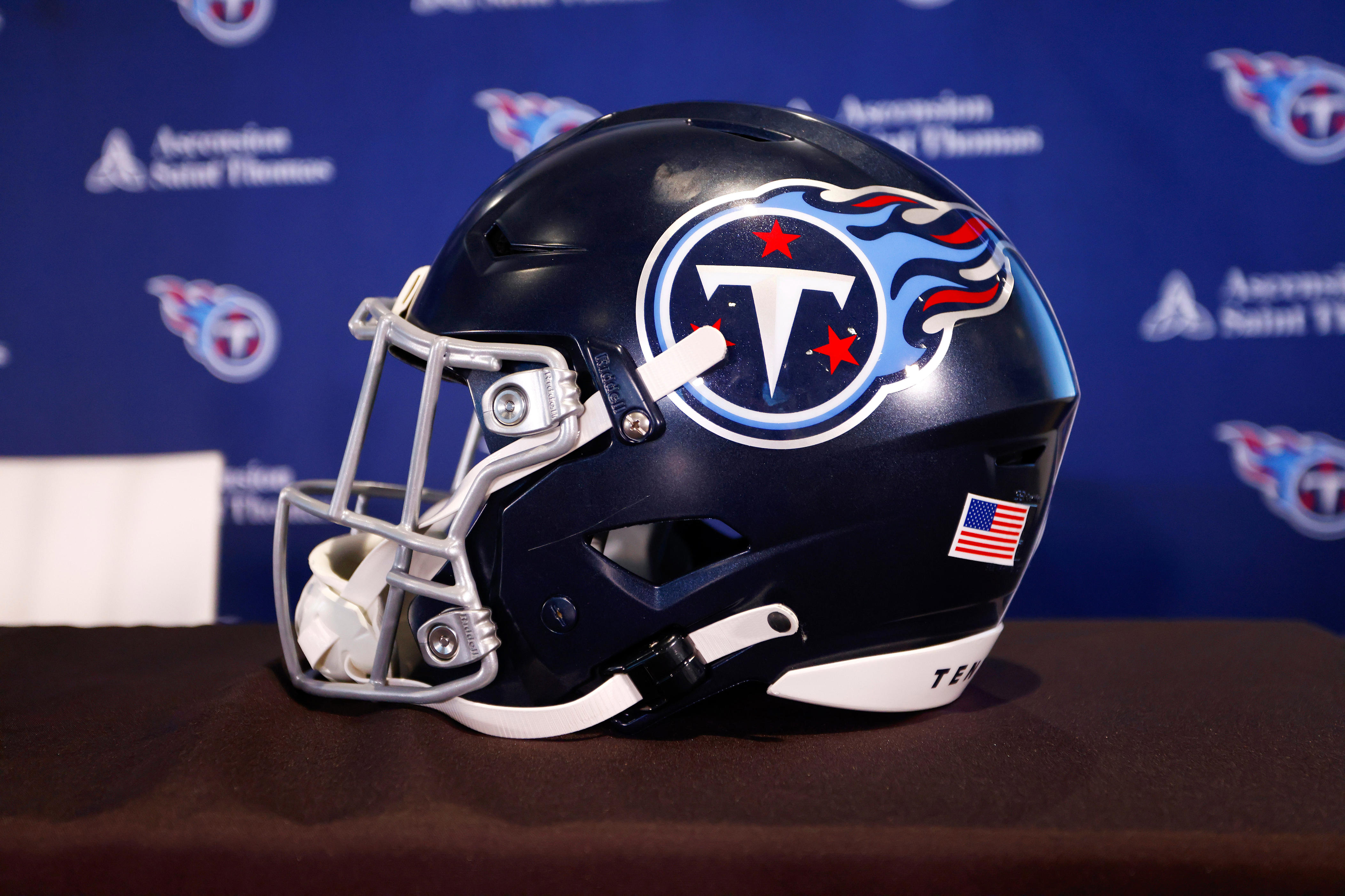 Explaining why Titans have 'removed' sideline reporter from team plane