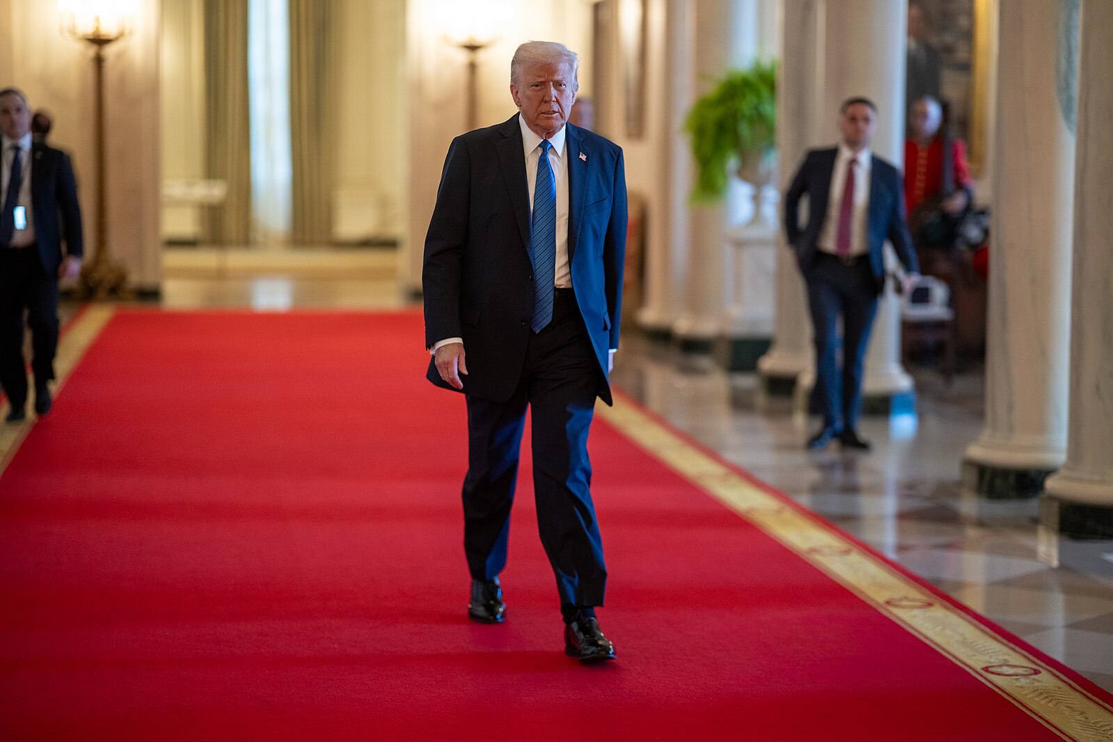 Donald Trump Signs Executive Order for 'America's Bank Account'