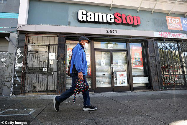 GameStop plots more store closures after shutting hundreds of locations ...