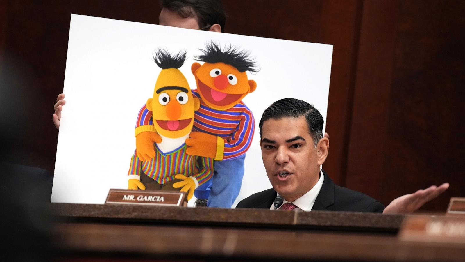 Republicans accuse NPR, PBS of bias at hearing; Democrats say its a ...