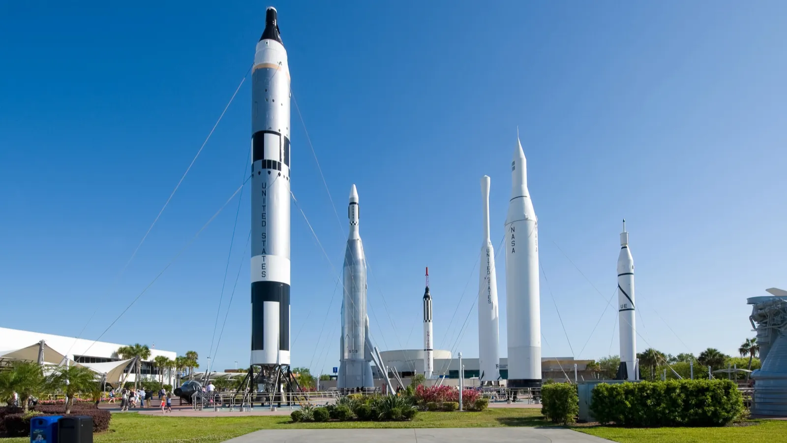 Love Meets Danger in Sci-Fi Action ‘The Gorge’