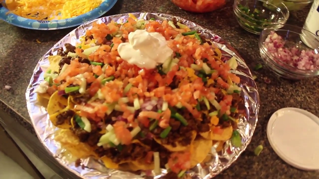 Beefy nachos recipe—quick easy party bites
