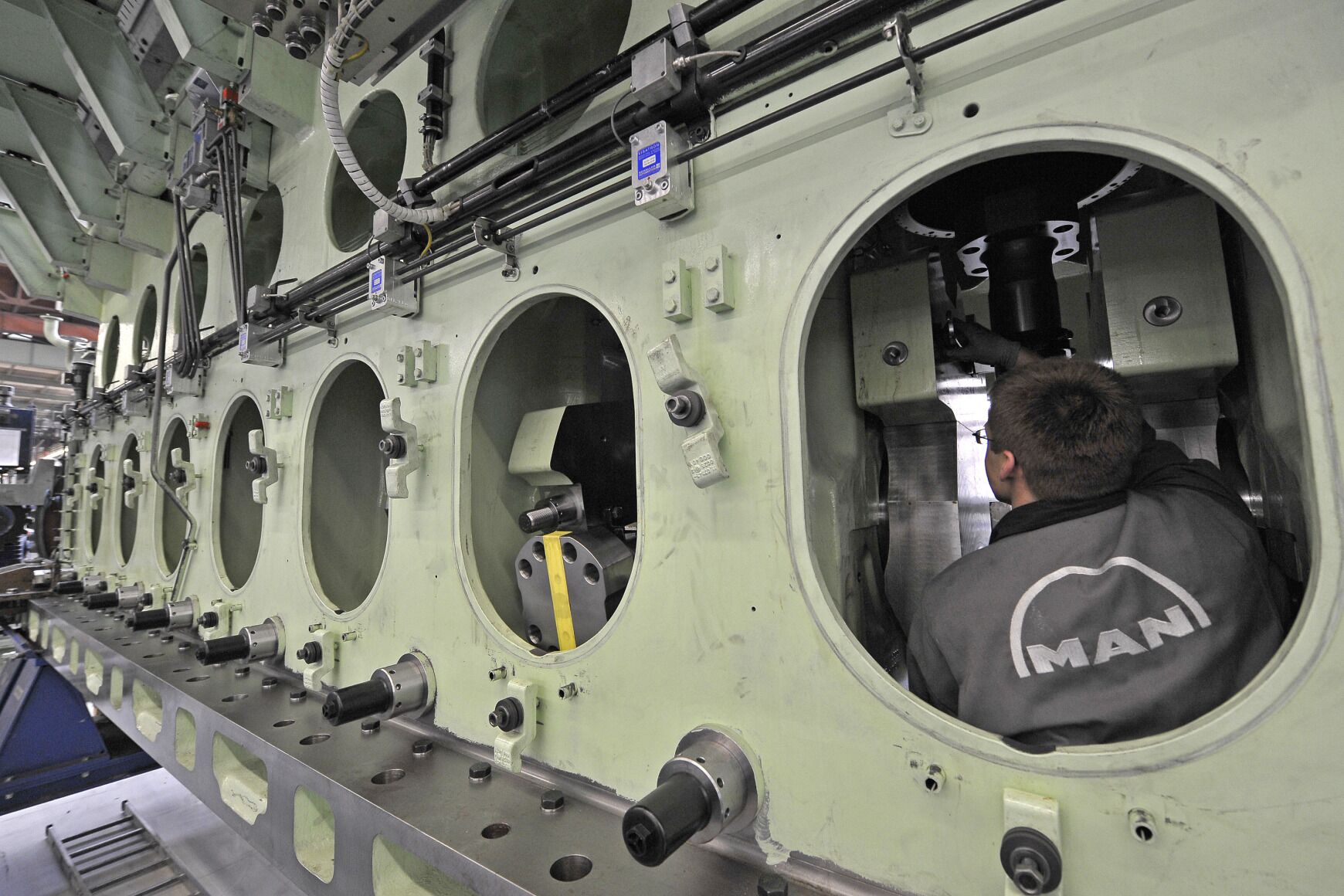 VW Weighs Options Including Listing for MAN Energy Unit