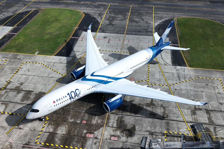 Delta Air Lines Unveils Centennial-Themed Aircraft Trading Cards