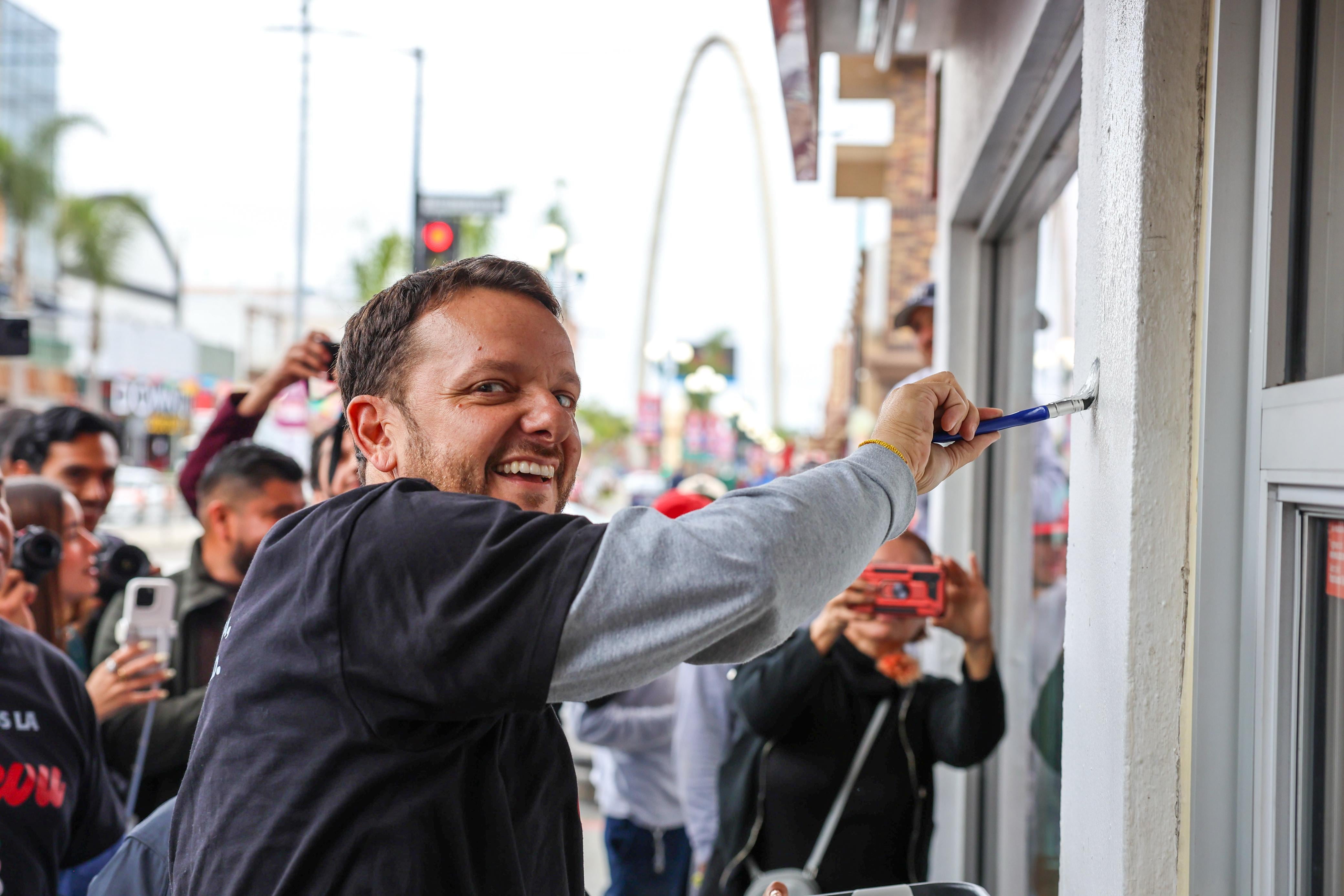 Renuevan fachadas en la ‘Revu’