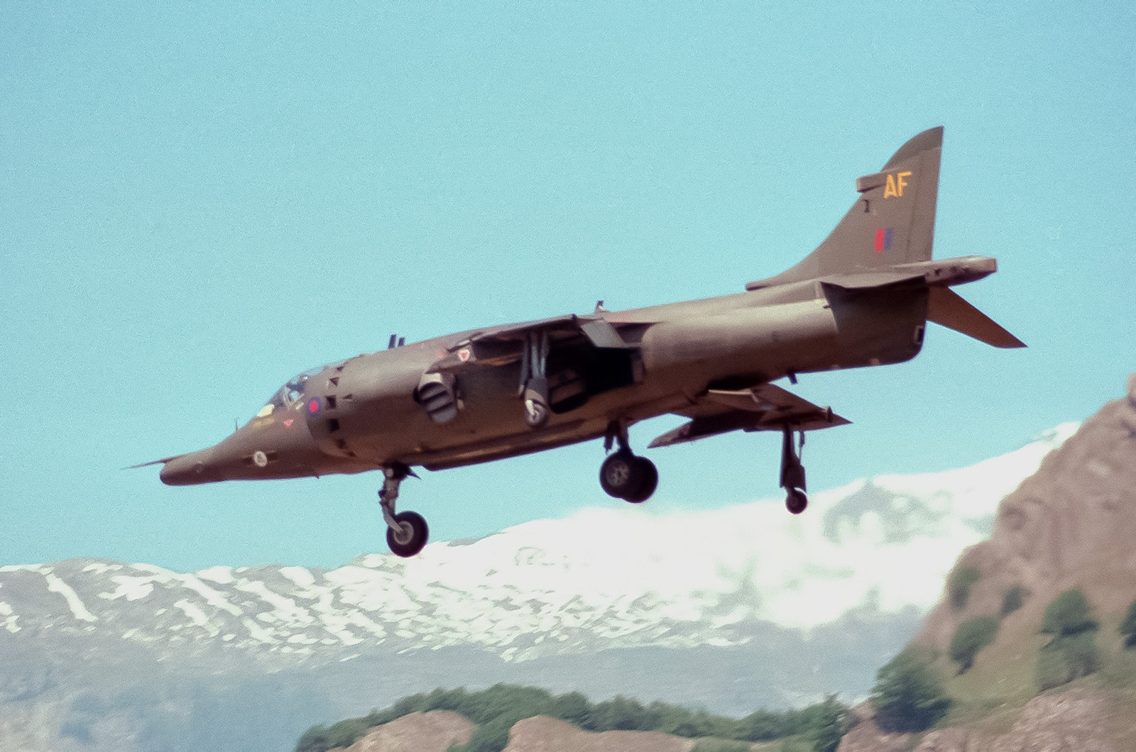A Harrier pilot explains the 10 reasons why the ‘Jump-Jet’ is quite ...