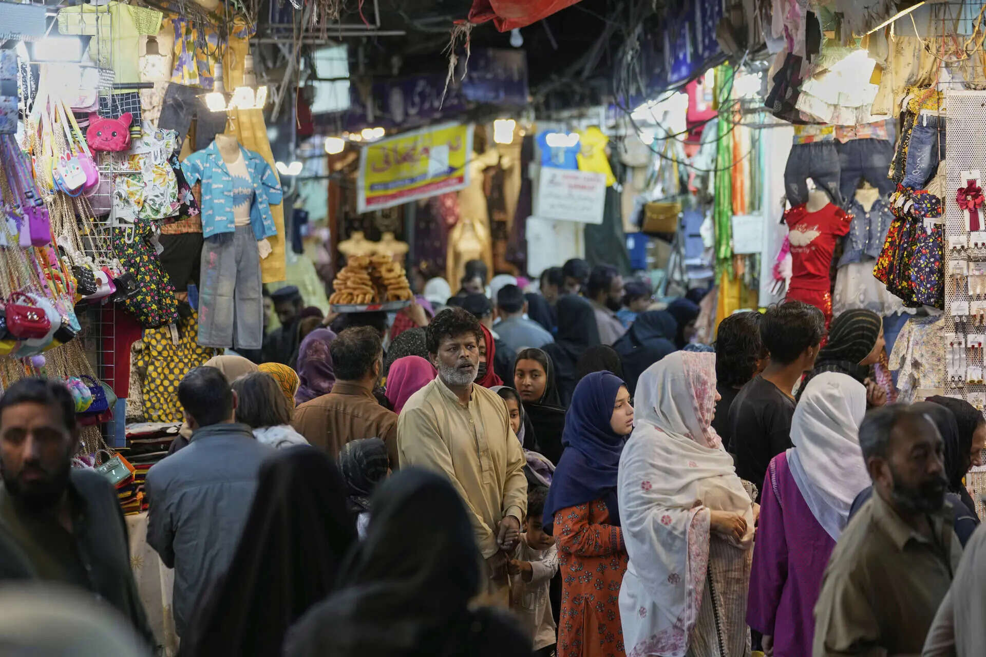 Pakistan's Parsi community dwindles as young migrate