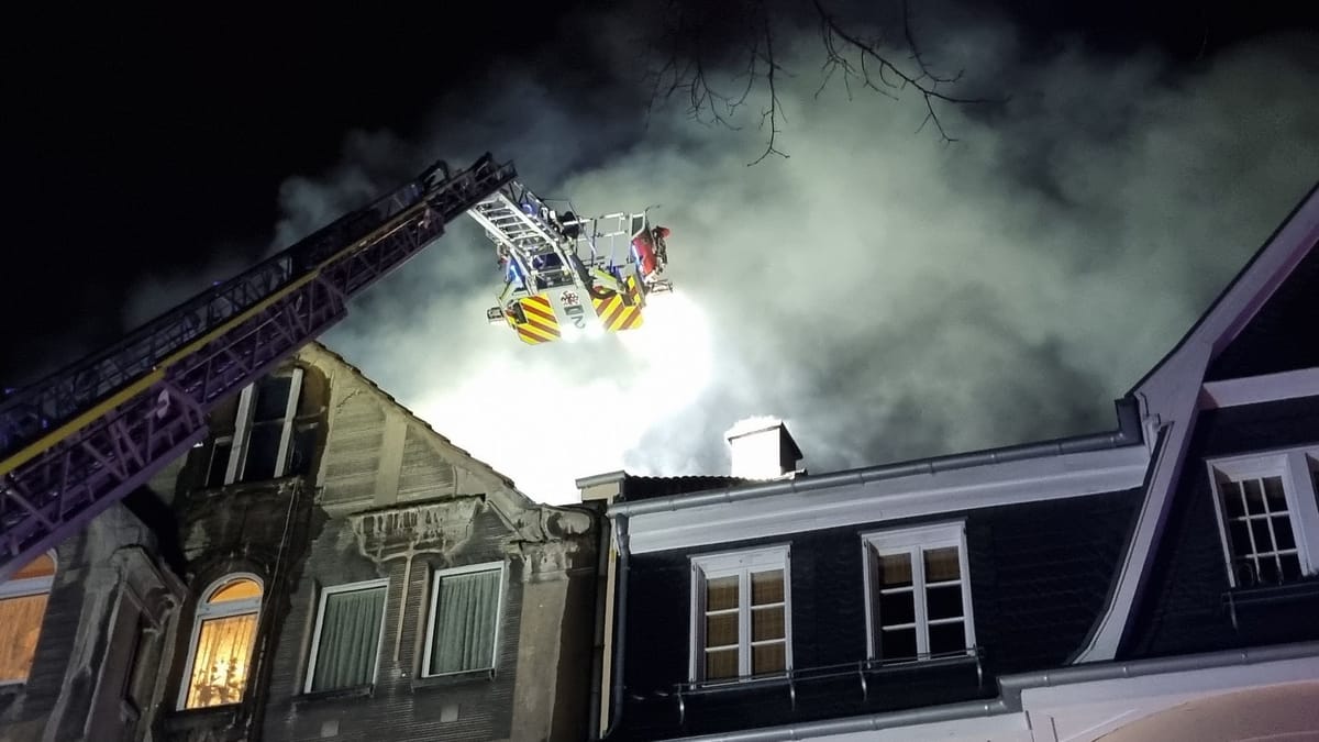 Leverkusen: Zwei Menschen sterben bei Feuer in Düsseldorfer Straße