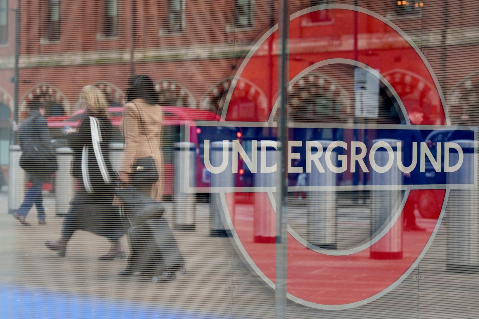 Commuters facing severe delays across London Underground's Northern and ...