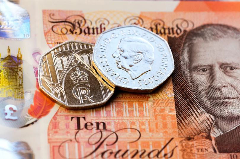 Nationwide, Lloyds, NatWest and Santander customers urged to claim £220 Nationwide, Lloyds, NatWest and Santander customers urged to claim £220