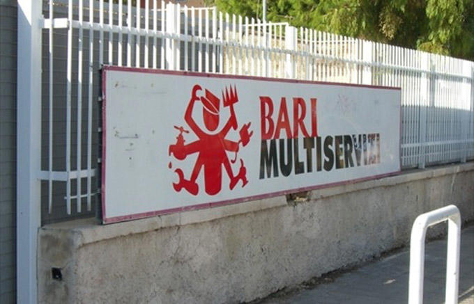 Pistola nell’armadietto e precedenti penali, licenziato custode della Multiservizi di Bari. Il ...