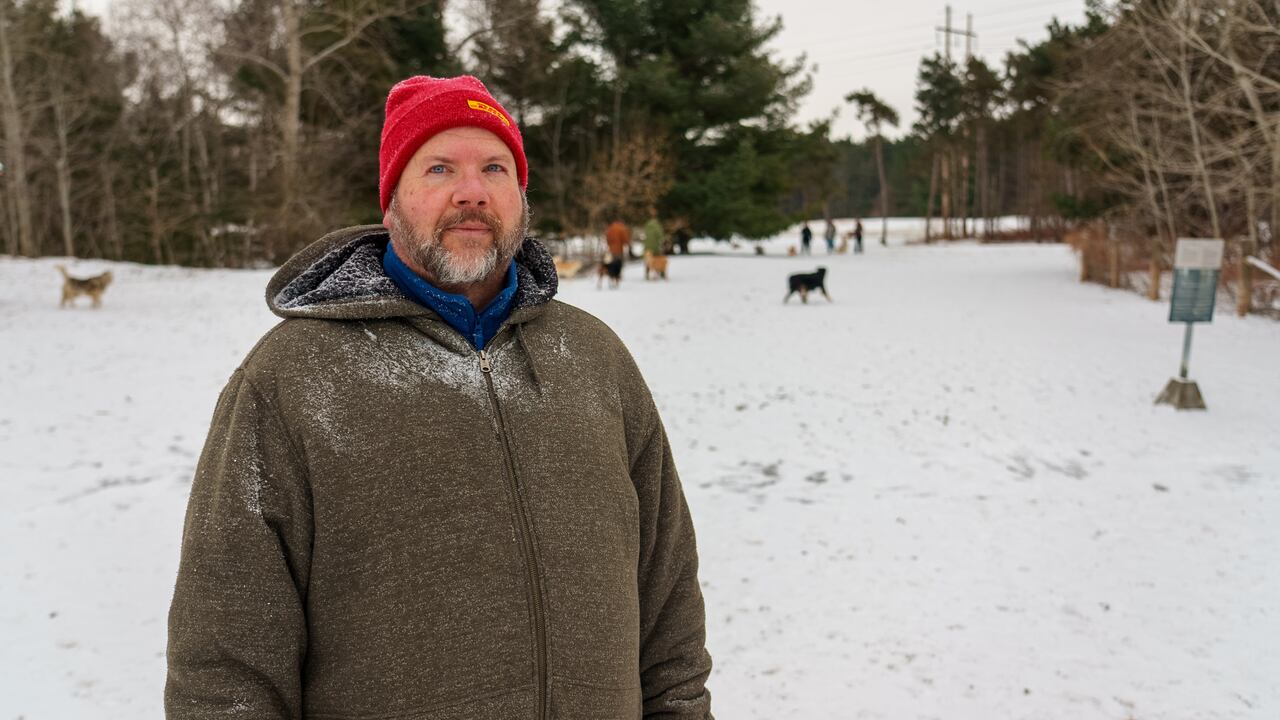 Poilievre and Carney vie for seats in side-by-side ridings