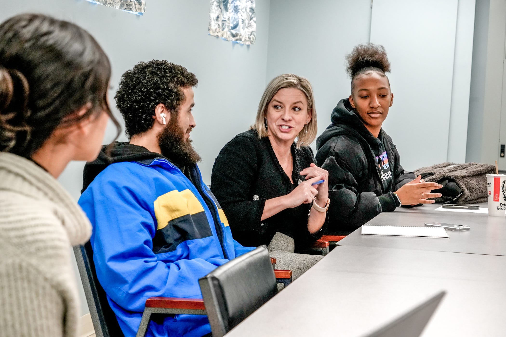 Foster Forward aids youths exiting foster care in RI. Community support ...