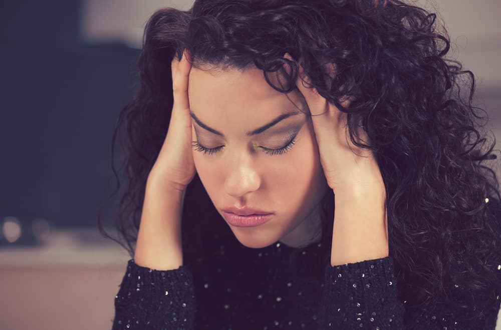 13 seltsame Zeichen, dass dein Körper unter zu viel Stress steht